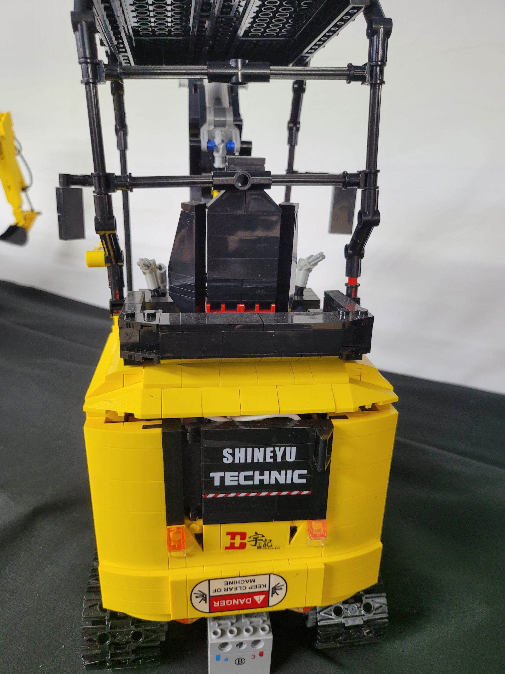 Lego Mini Excavator – VCSHobbies