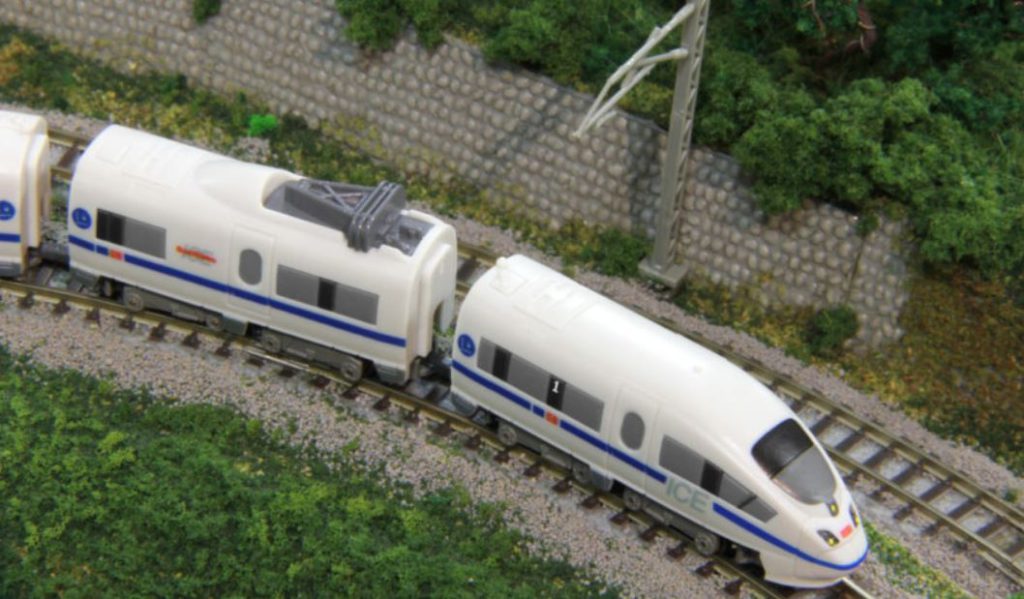 Rokuhan Z Shorty ST014-3 DB AG | Europe Blue Stripes ICE3 – VCSHobbies