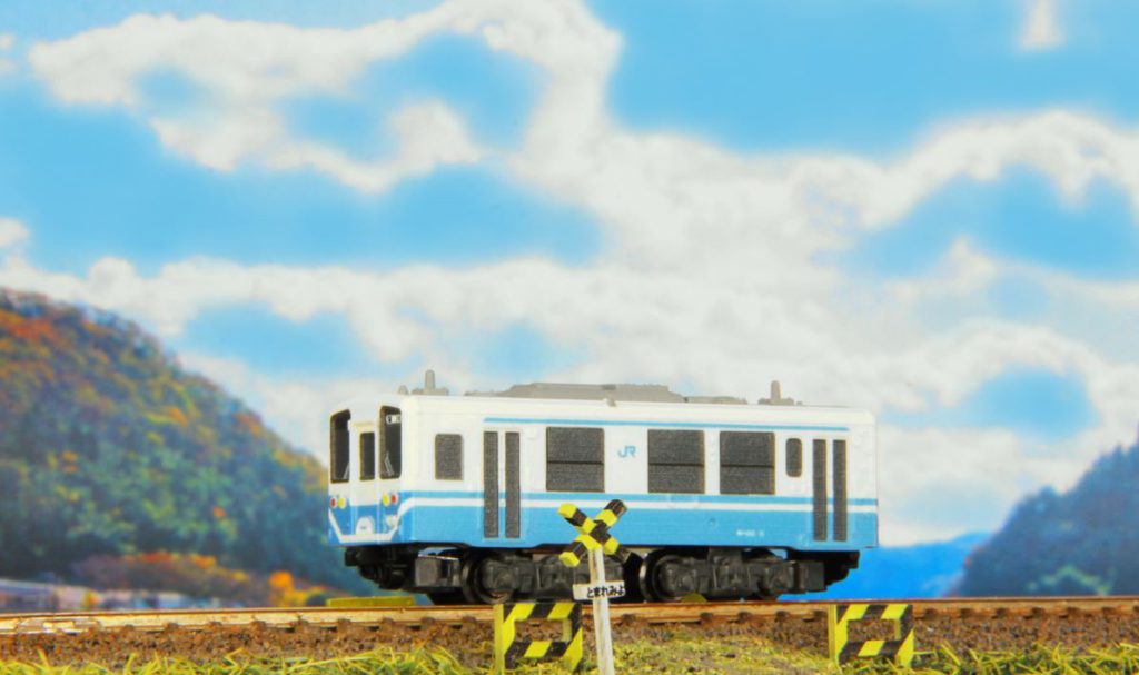 Rokuhan Z Shorty ST013-2 JNR Shorty KIHA32 Shikoku Color Version – VCSHobbies